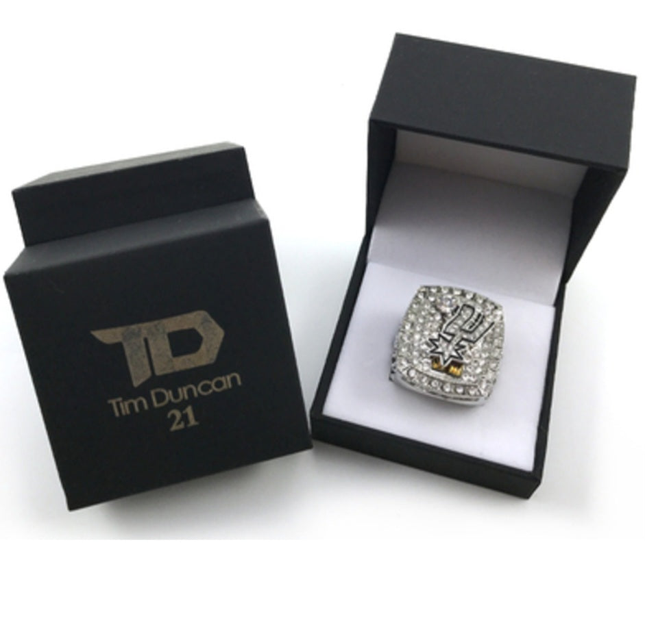 Tim Duncan Single Spurs 2007 Championship ring. – Big 3 Collectables